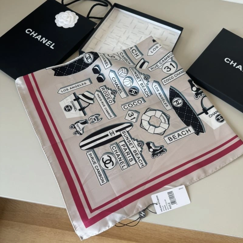 Top match Chanel Scarf