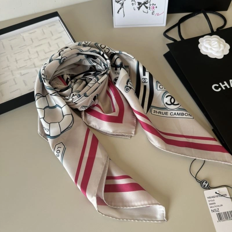 Top match Chanel Scarf