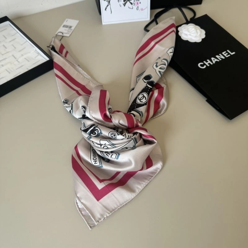 Top match Chanel Scarf