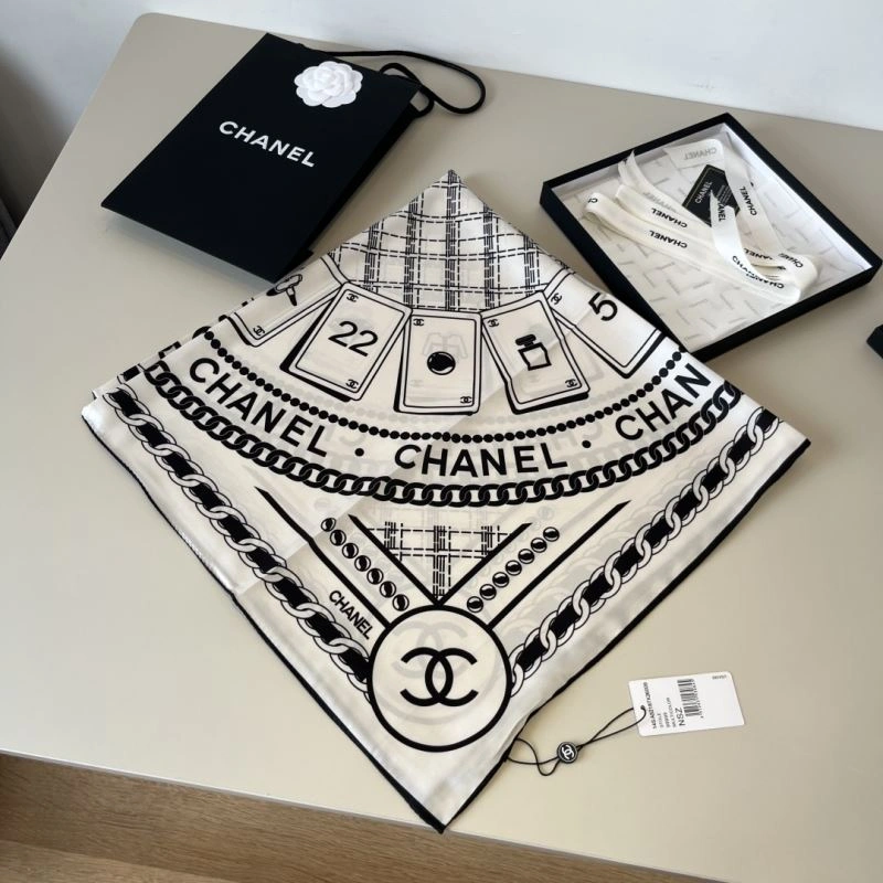 Accurate model Chanel Scarf