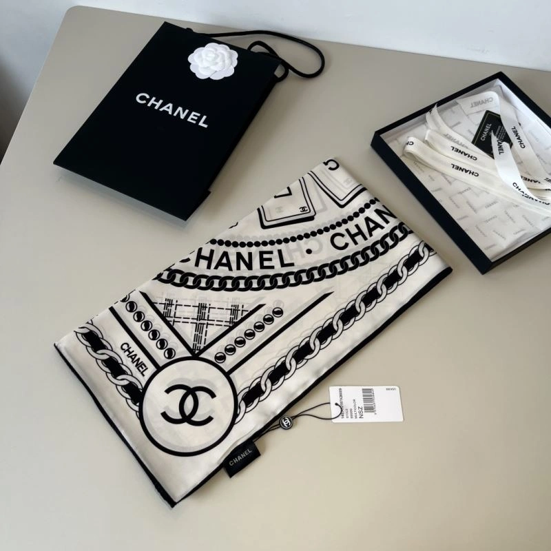 Accurate model Chanel Scarf