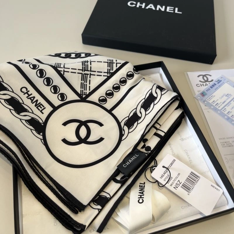 Accurate model Chanel Scarf