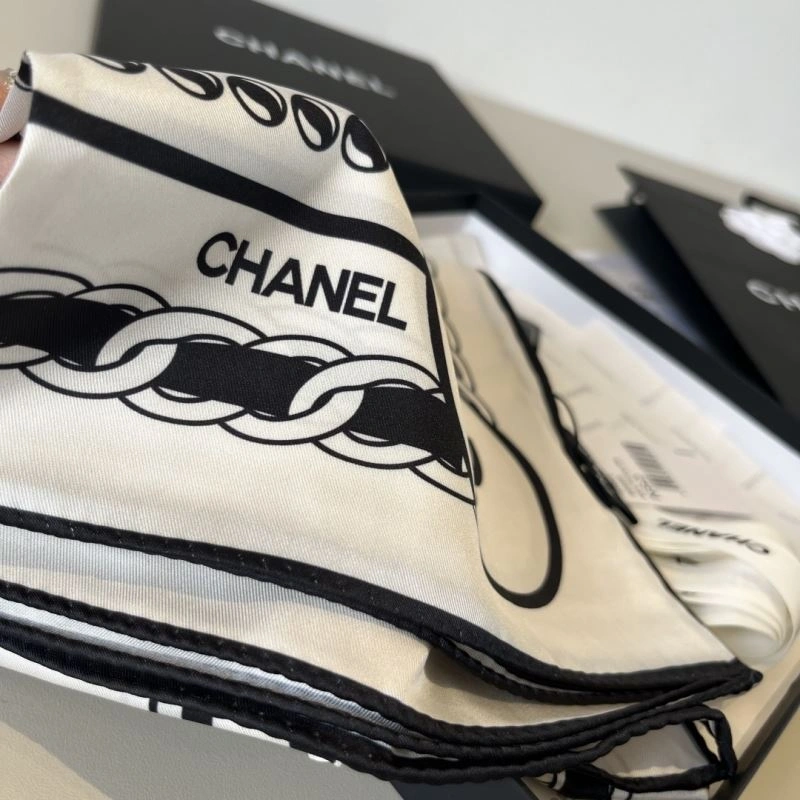 Accurate model Chanel Scarf