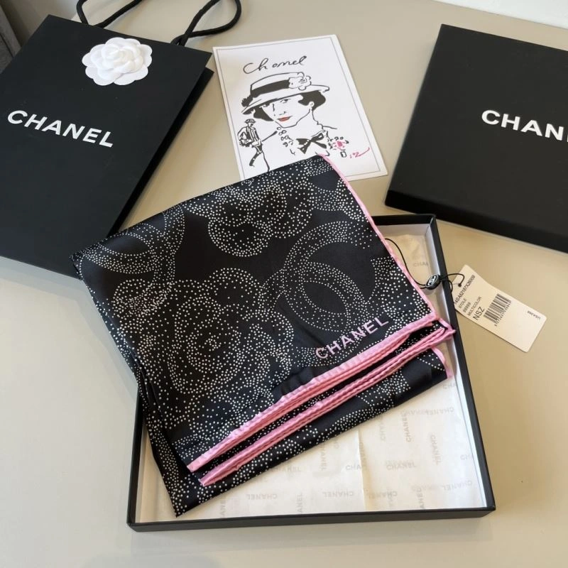 Top mirror Chanel Scarf