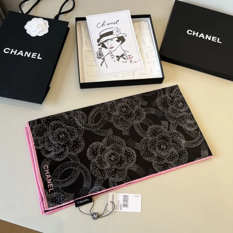 Top mirror Chanel Scarf