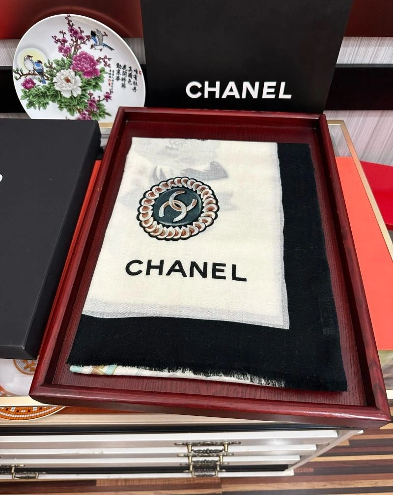 Top match Chanel Scarf
