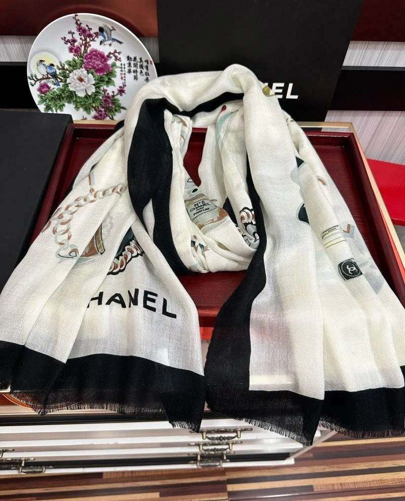 Top match Chanel Scarf