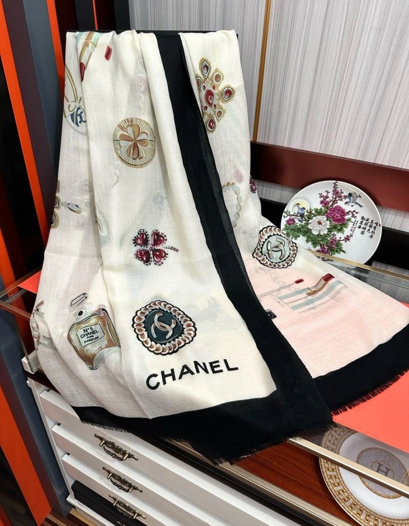 Top match Chanel Scarf