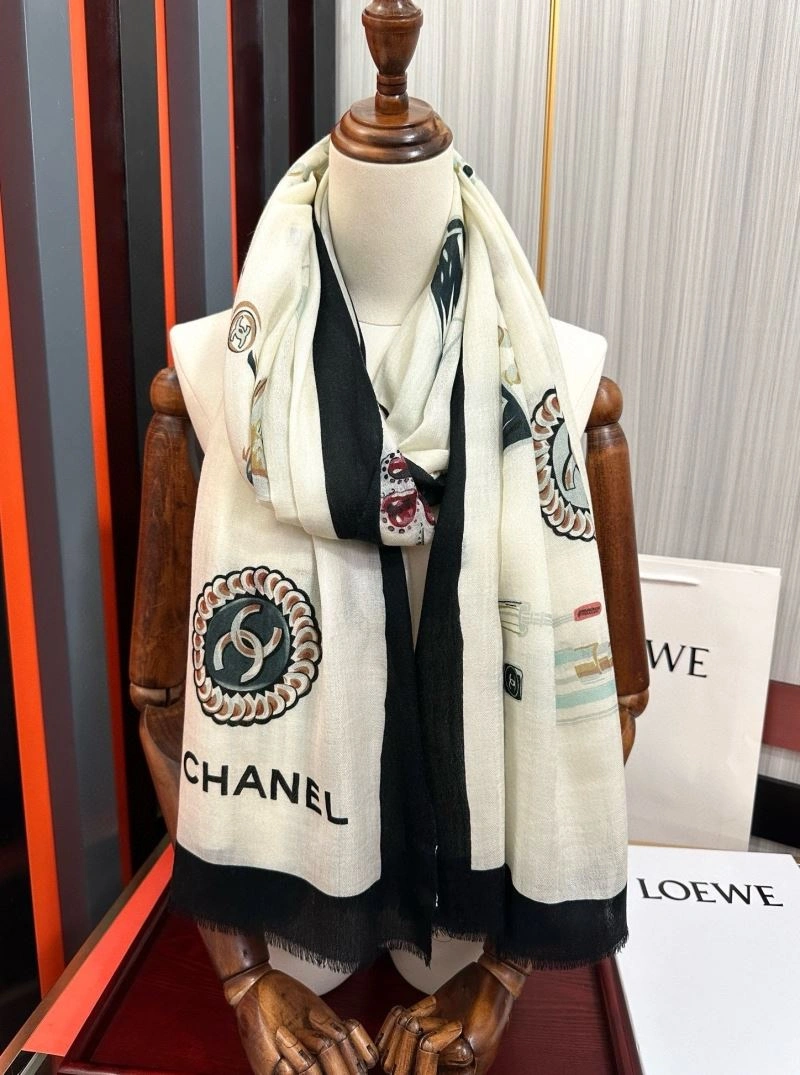 Top match Chanel Scarf
