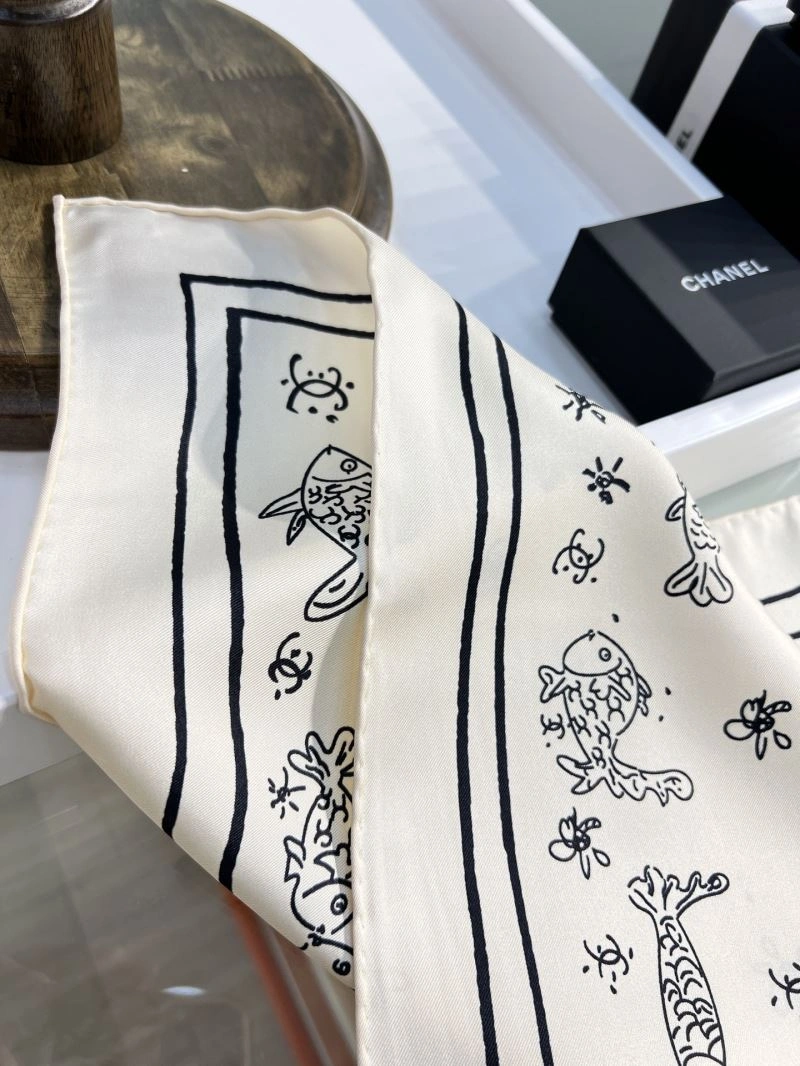 Top match Chanel Scarf