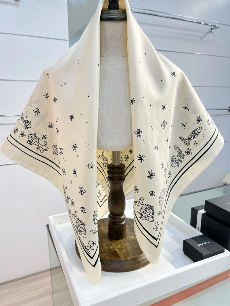 Top match Chanel Scarf