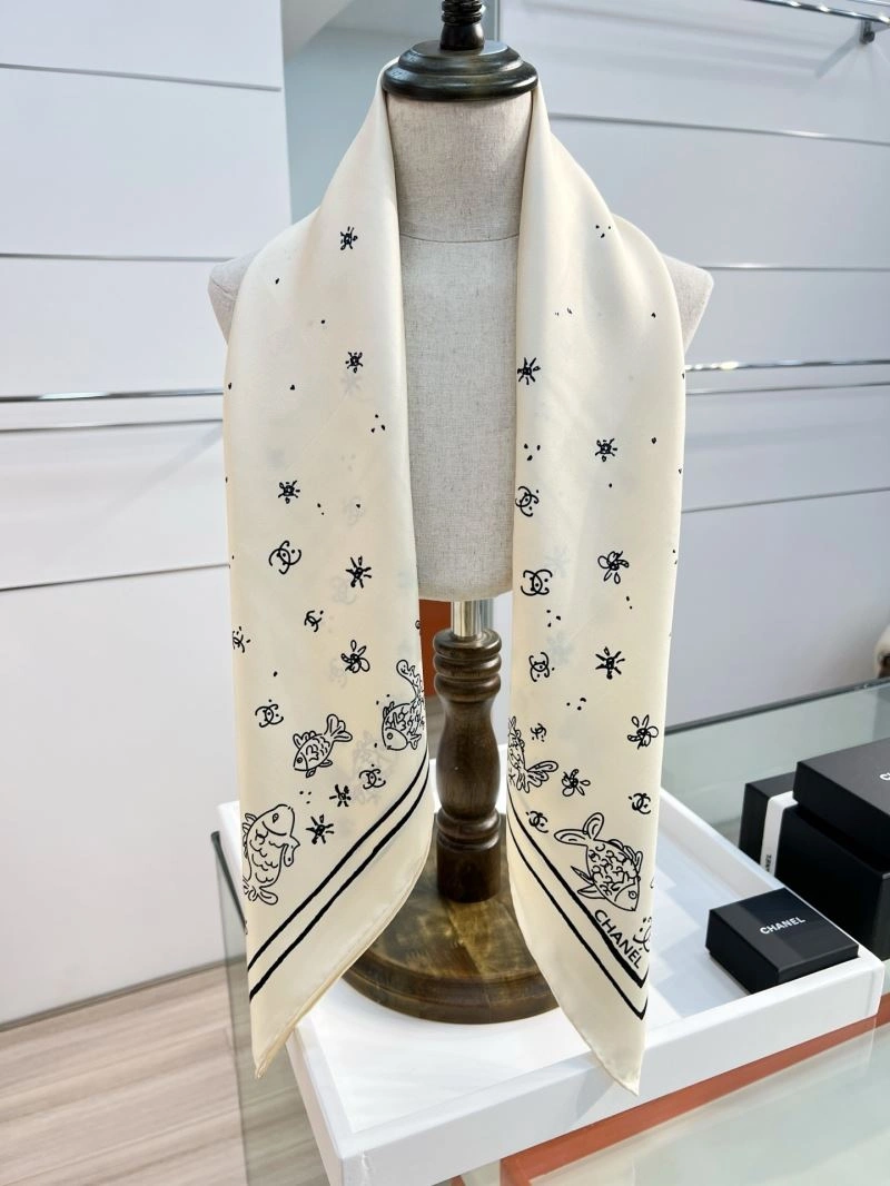 Top match Chanel Scarf