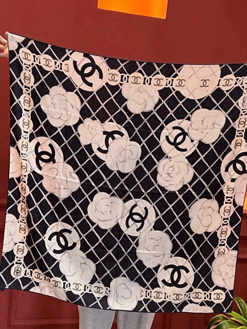Accurate model Chanel Scarf