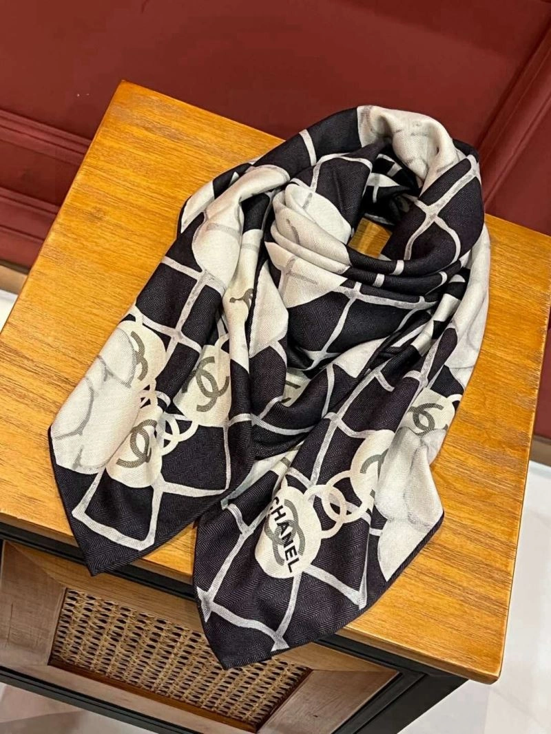 Accurate model Chanel Scarf