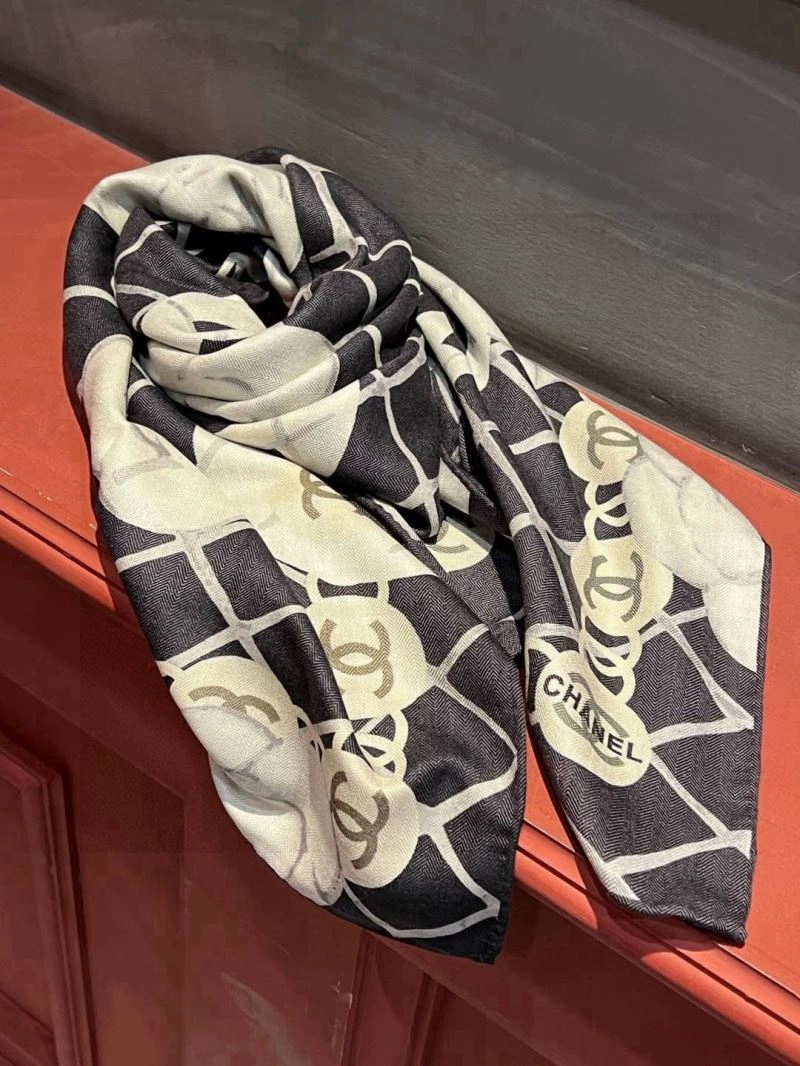 Accurate model Chanel Scarf