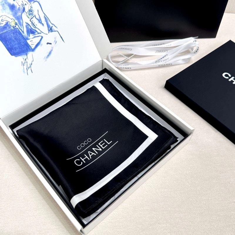 Top match Chanel Scarf