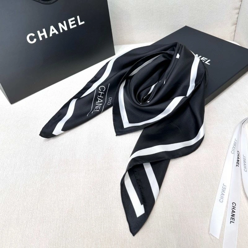 Top match Chanel Scarf
