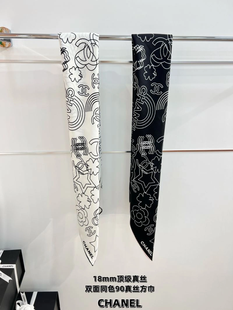 Top match Chanel Scarf