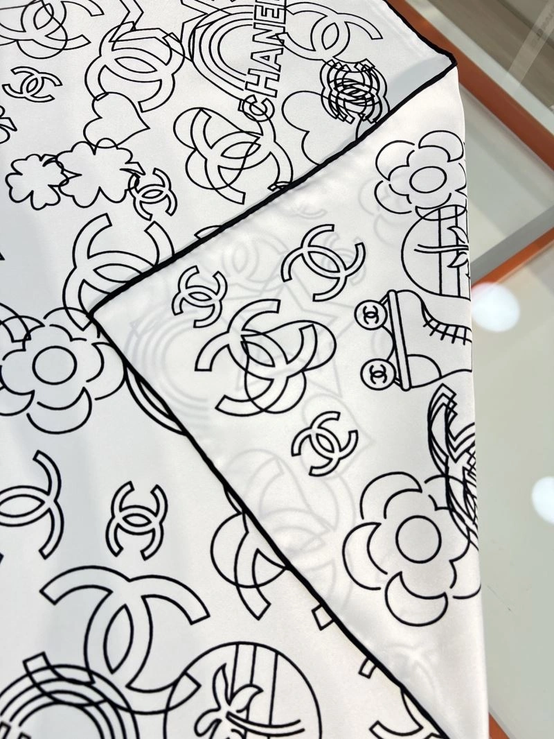 Top match Chanel Scarf