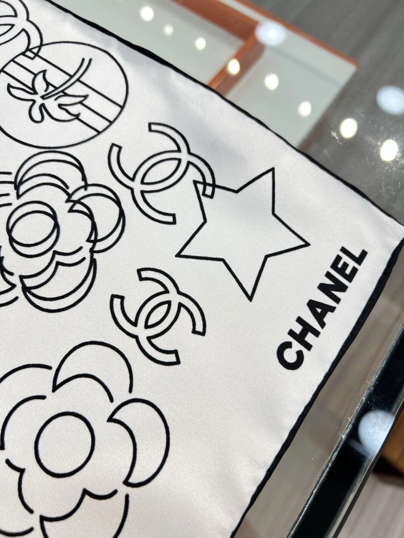 Top match Chanel Scarf