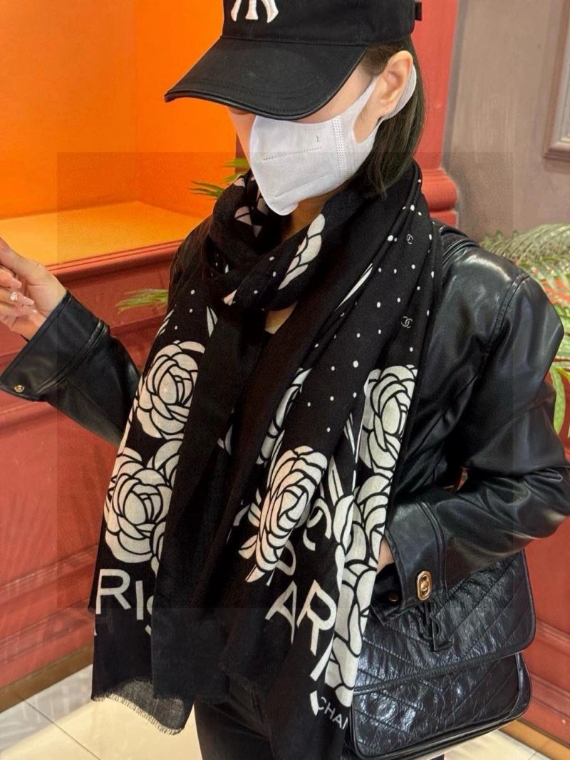 Top match Chanel Scarf