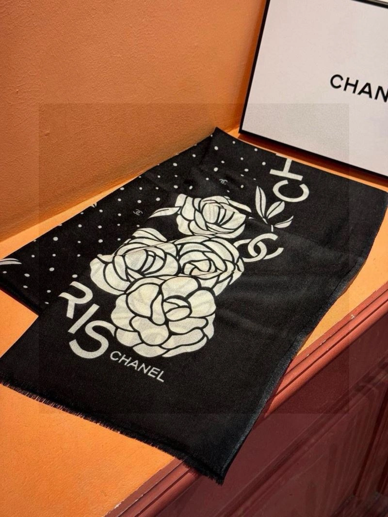 Top match Chanel Scarf