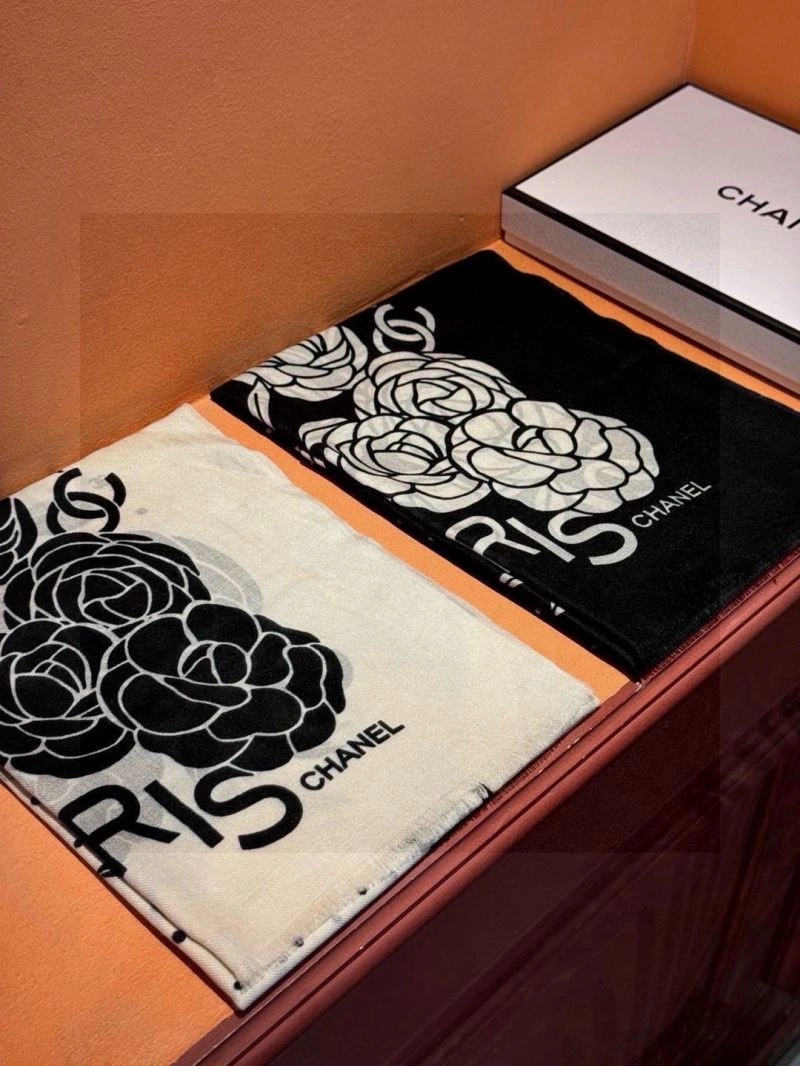 Top match Chanel Scarf