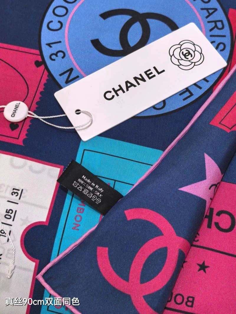 Top mirror Chanel Scarf