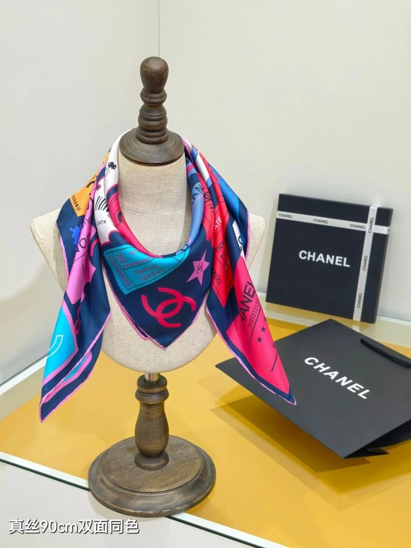 Top mirror Chanel Scarf