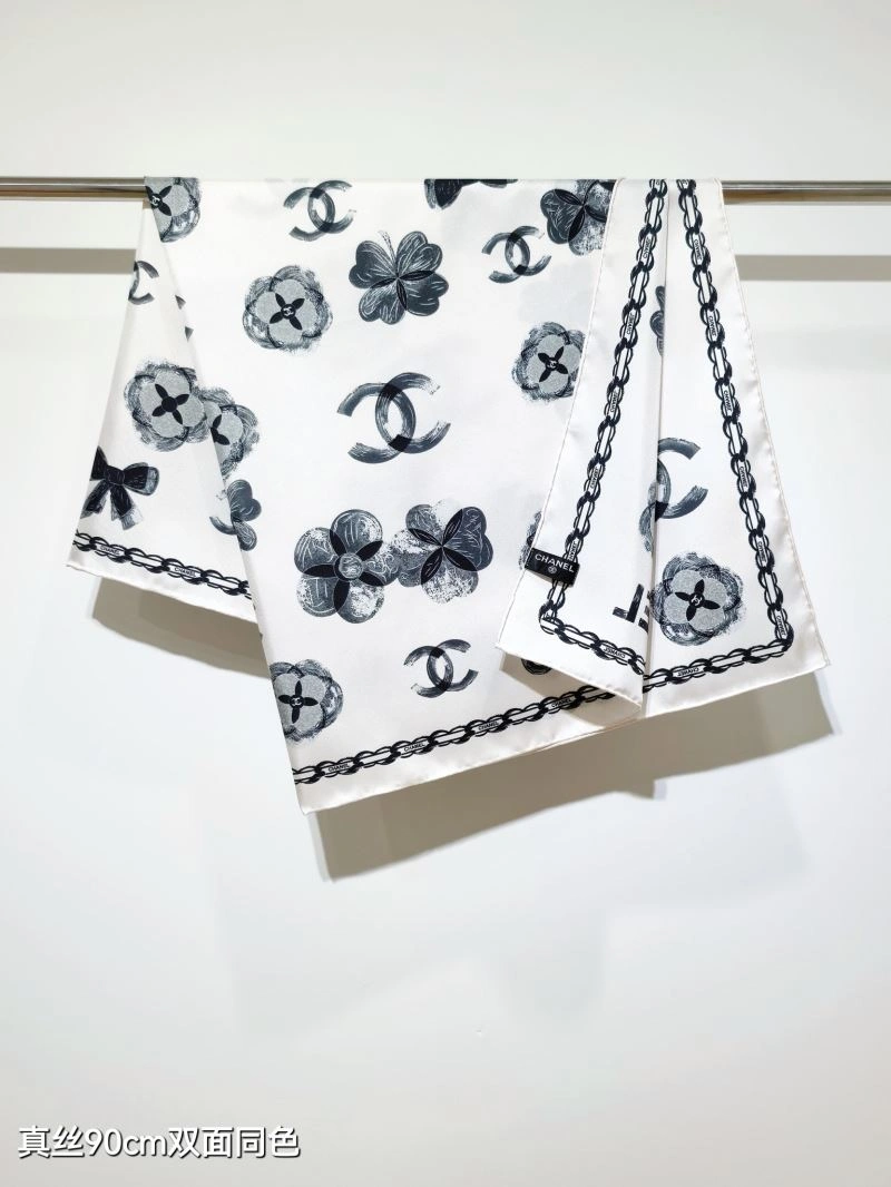 Accurate model Chanel Scarf