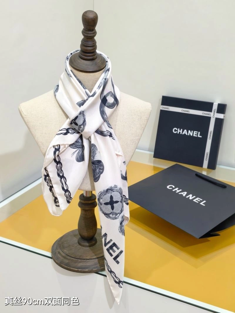 Accurate model Chanel Scarf