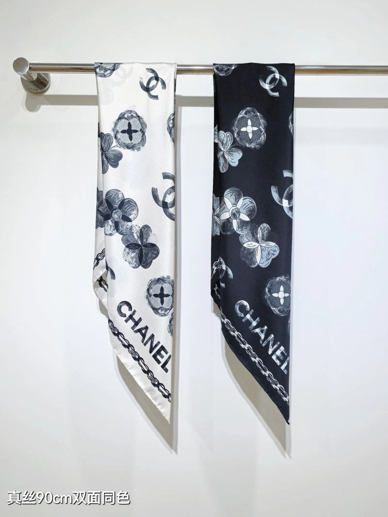 Accurate model Chanel Scarf