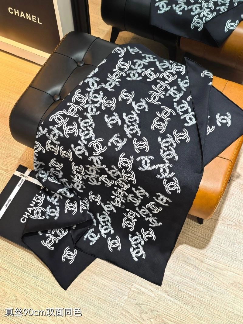 Accurate model Chanel Scarf