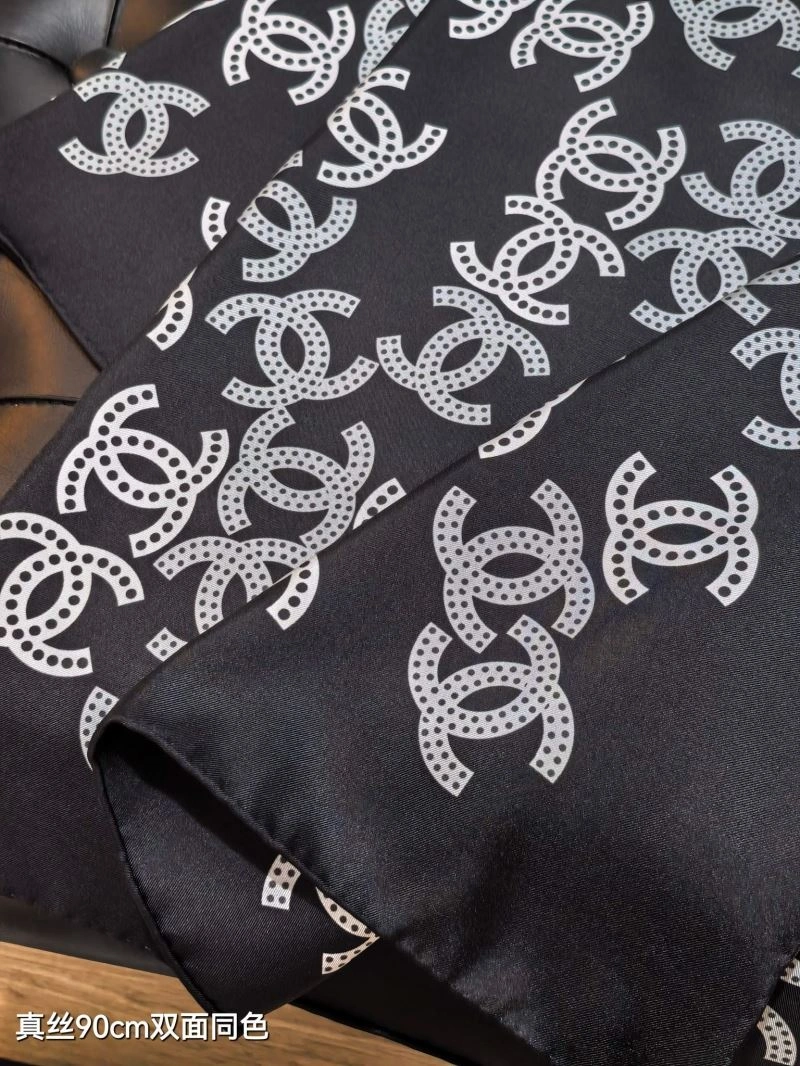 Accurate model Chanel Scarf