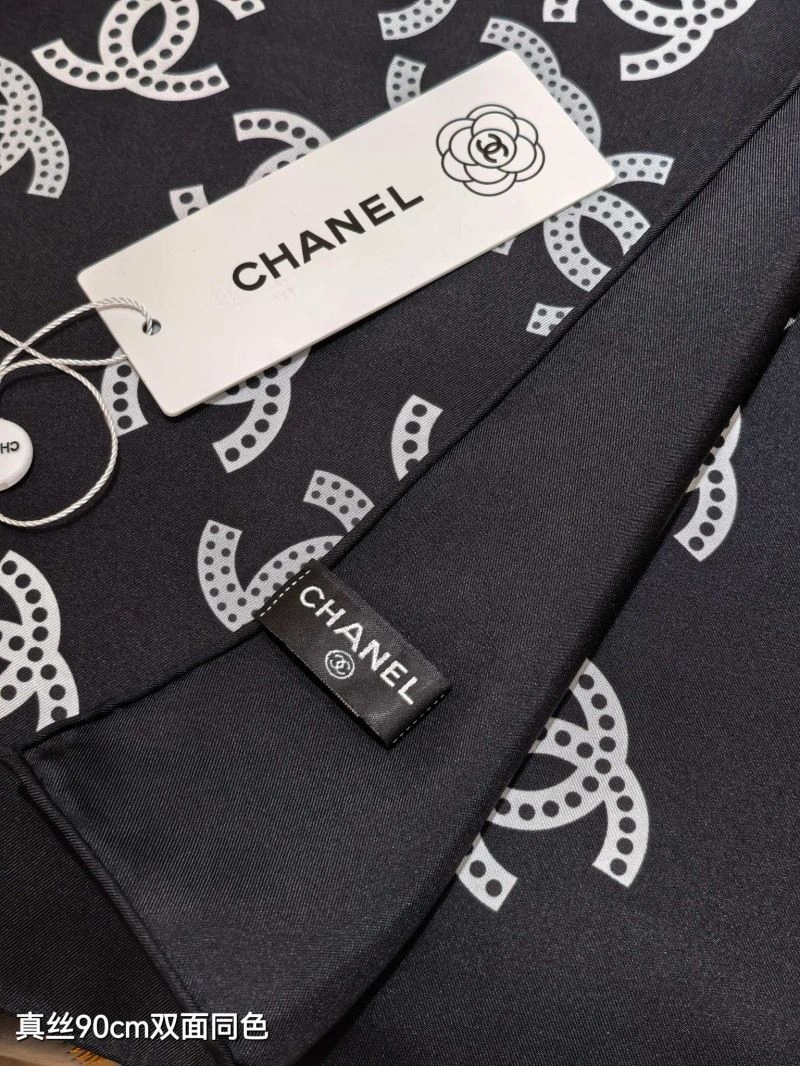 Accurate model Chanel Scarf