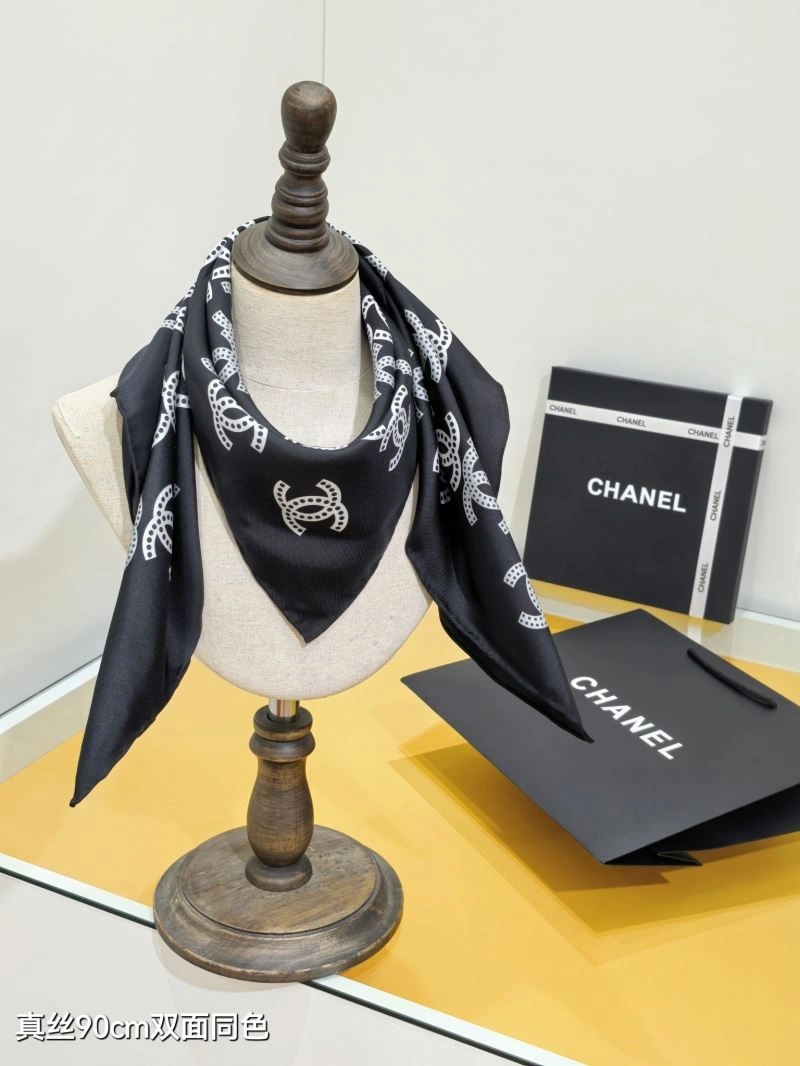 Accurate model Chanel Scarf