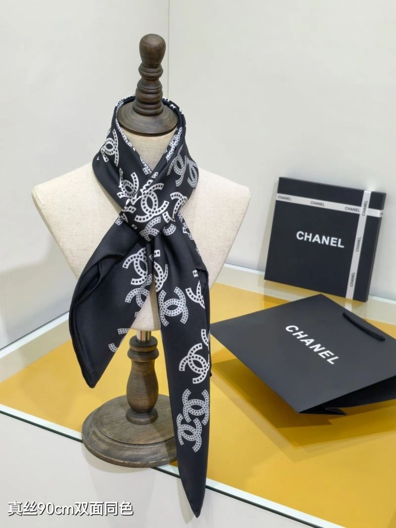 Accurate model Chanel Scarf