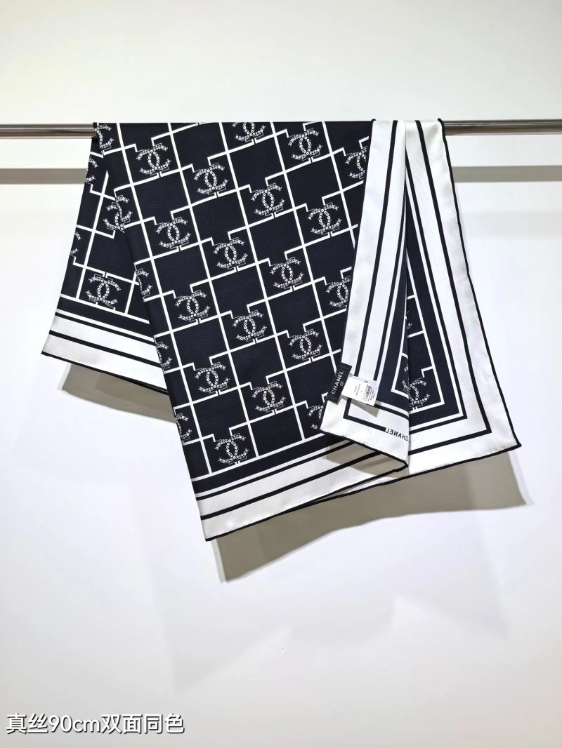 Top mirror Chanel Scarf