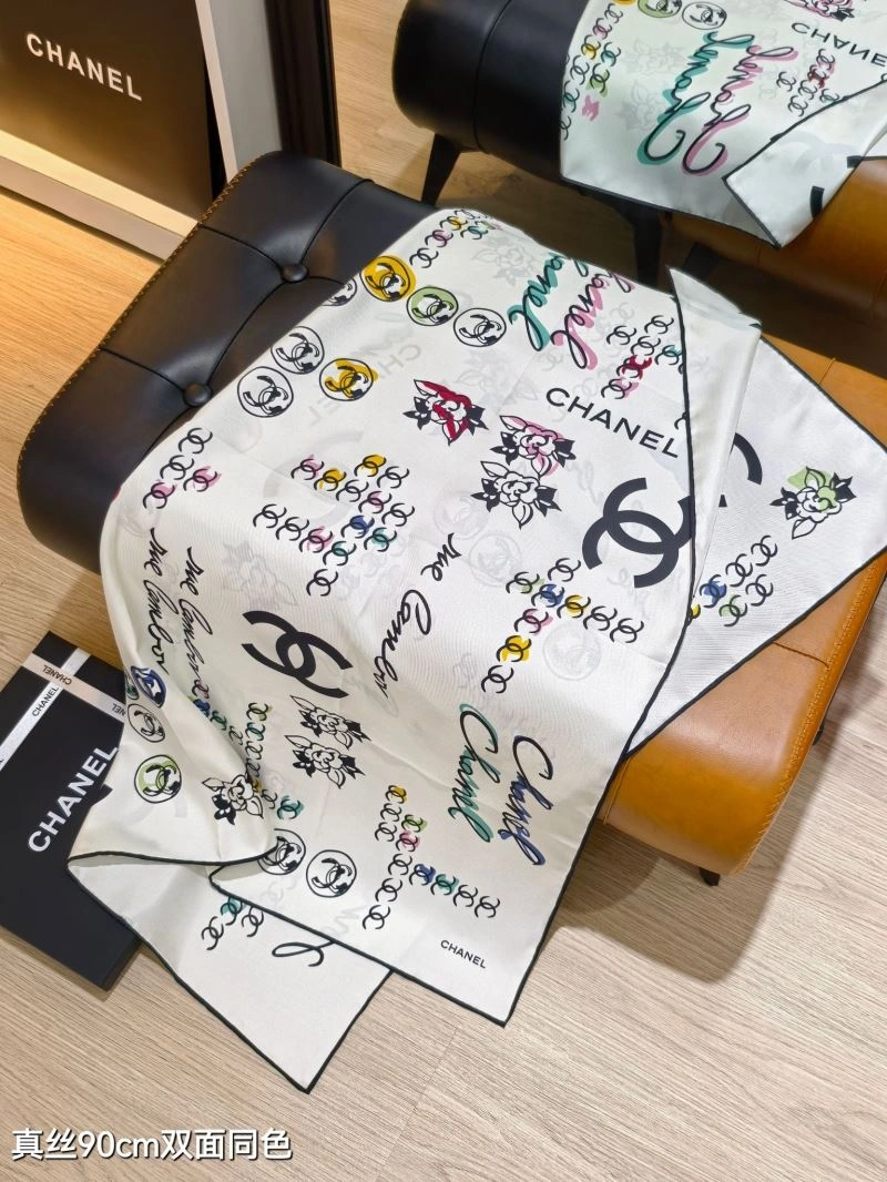 Top mirror Chanel Scarf