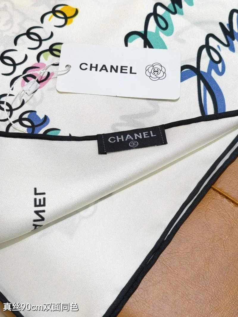 Top mirror Chanel Scarf