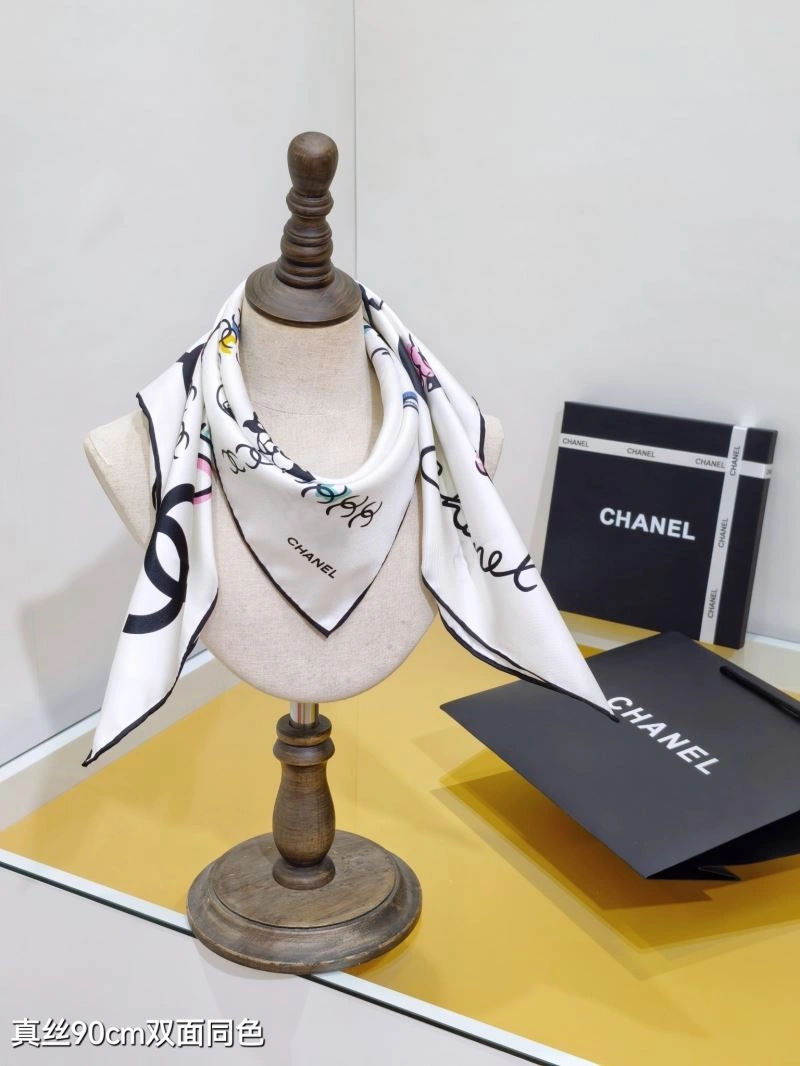 Top mirror Chanel Scarf