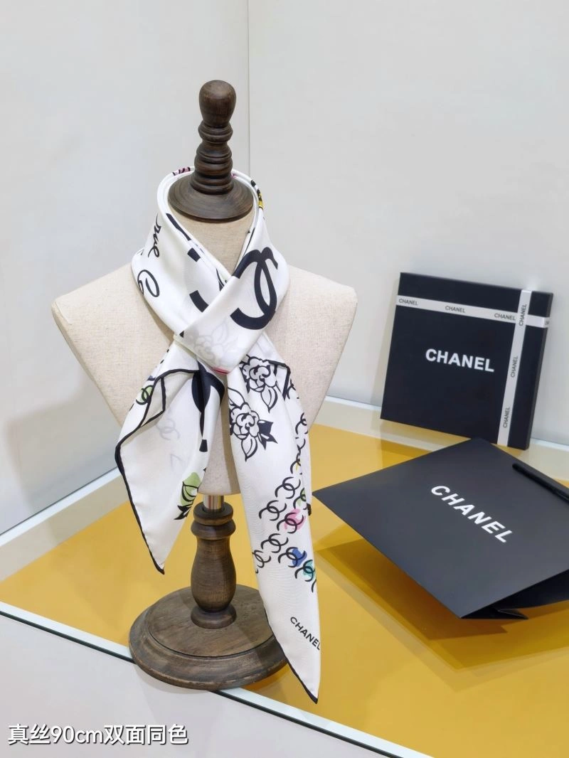 Top mirror Chanel Scarf