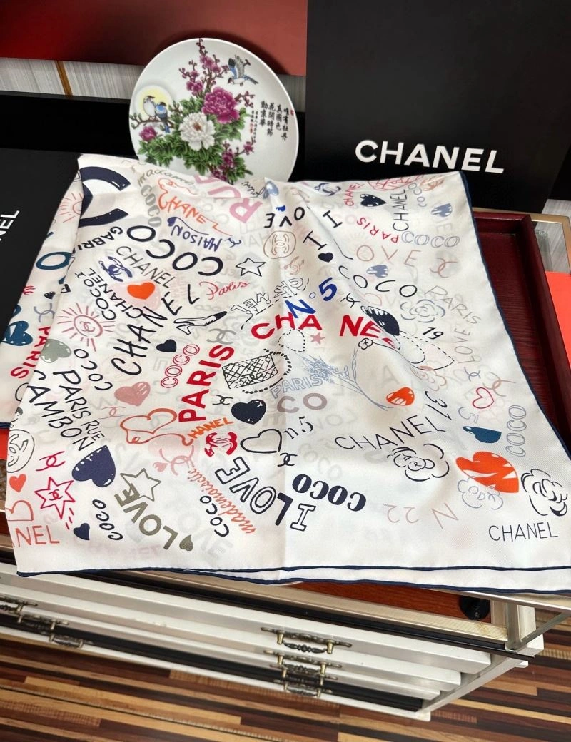 Top match Chanel Scarf