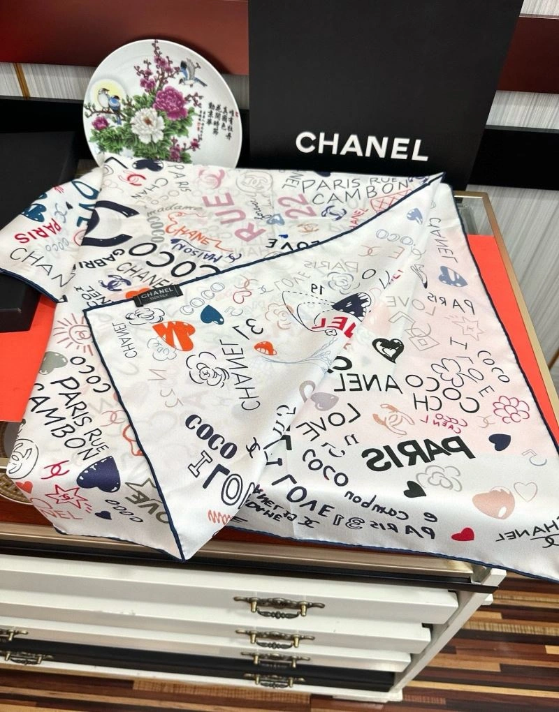 Top match Chanel Scarf