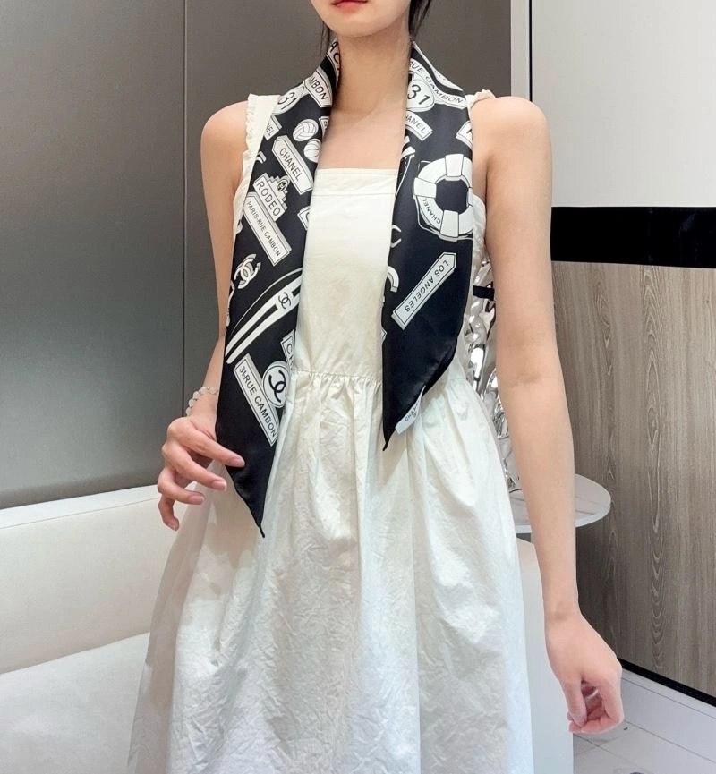 Low-cost Chanel Scarf