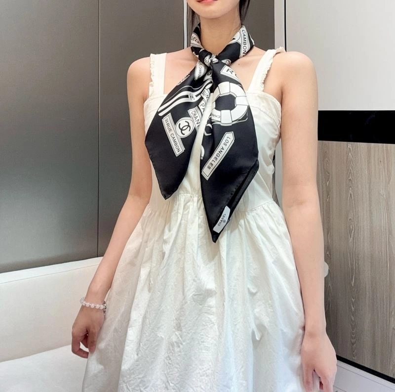 Low-cost Chanel Scarf