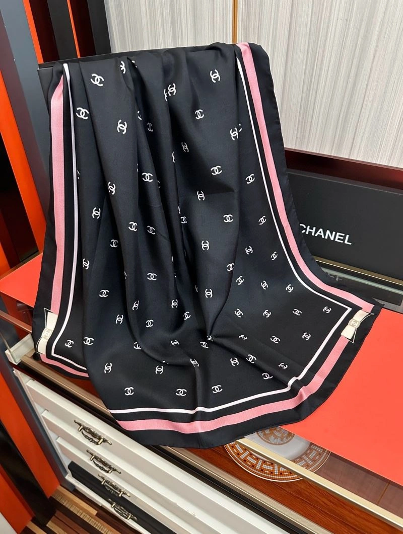 Top match Chanel Scarf