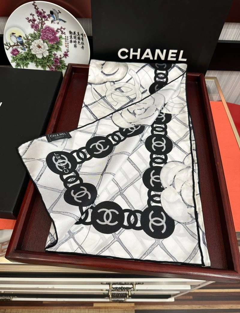 Top match Chanel Scarf