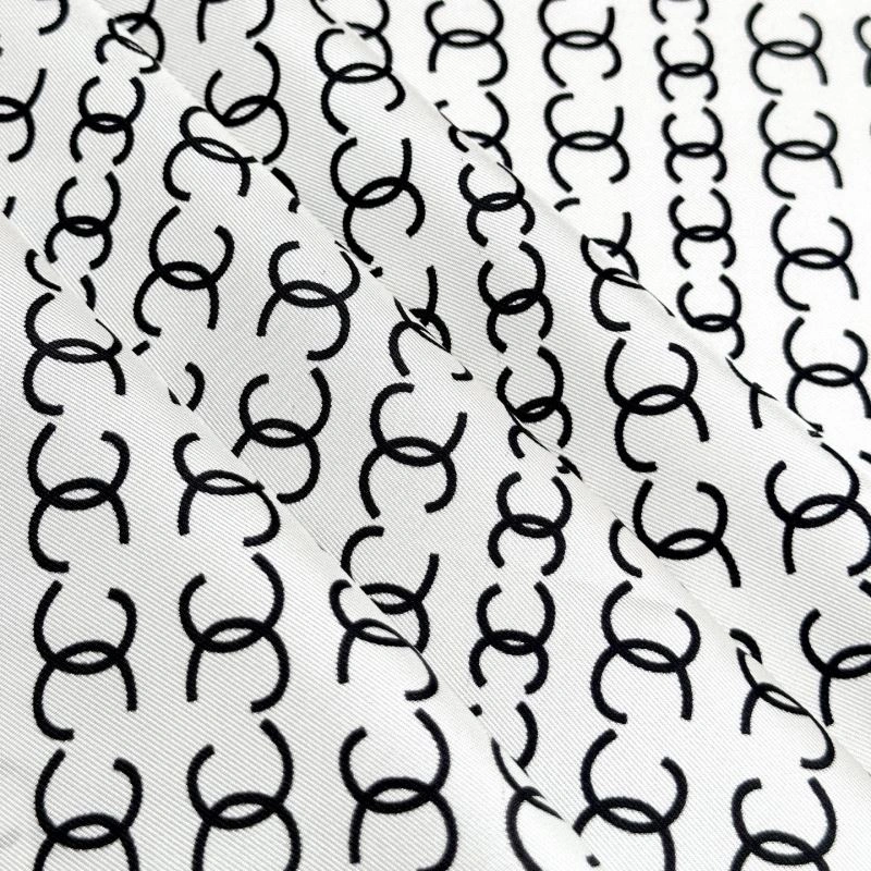 Accurate model Chanel Scarf