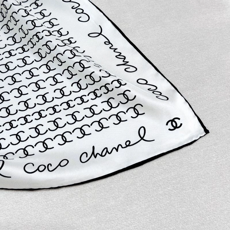 Accurate model Chanel Scarf